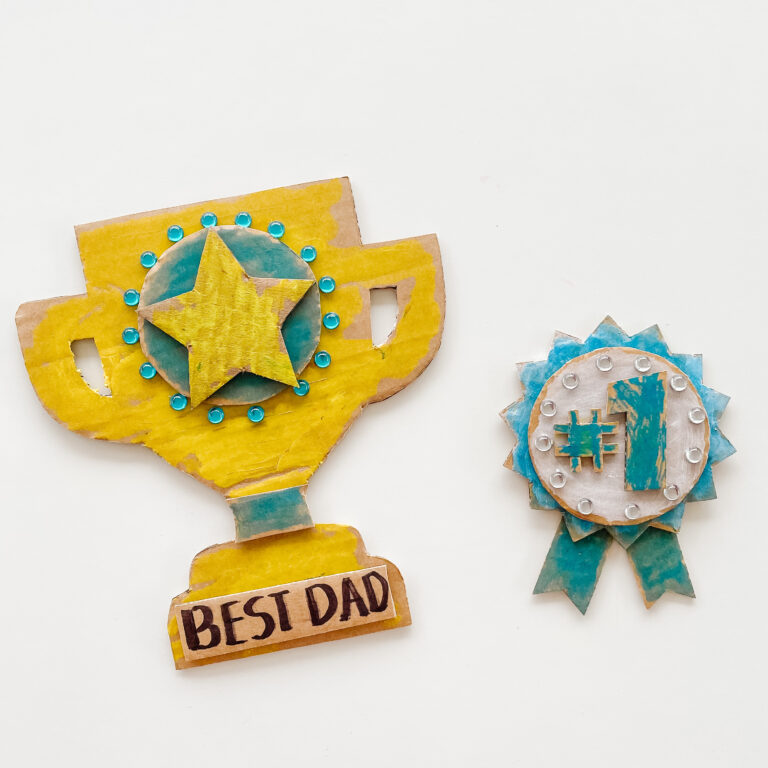 DIY Cardboard Bee Mask