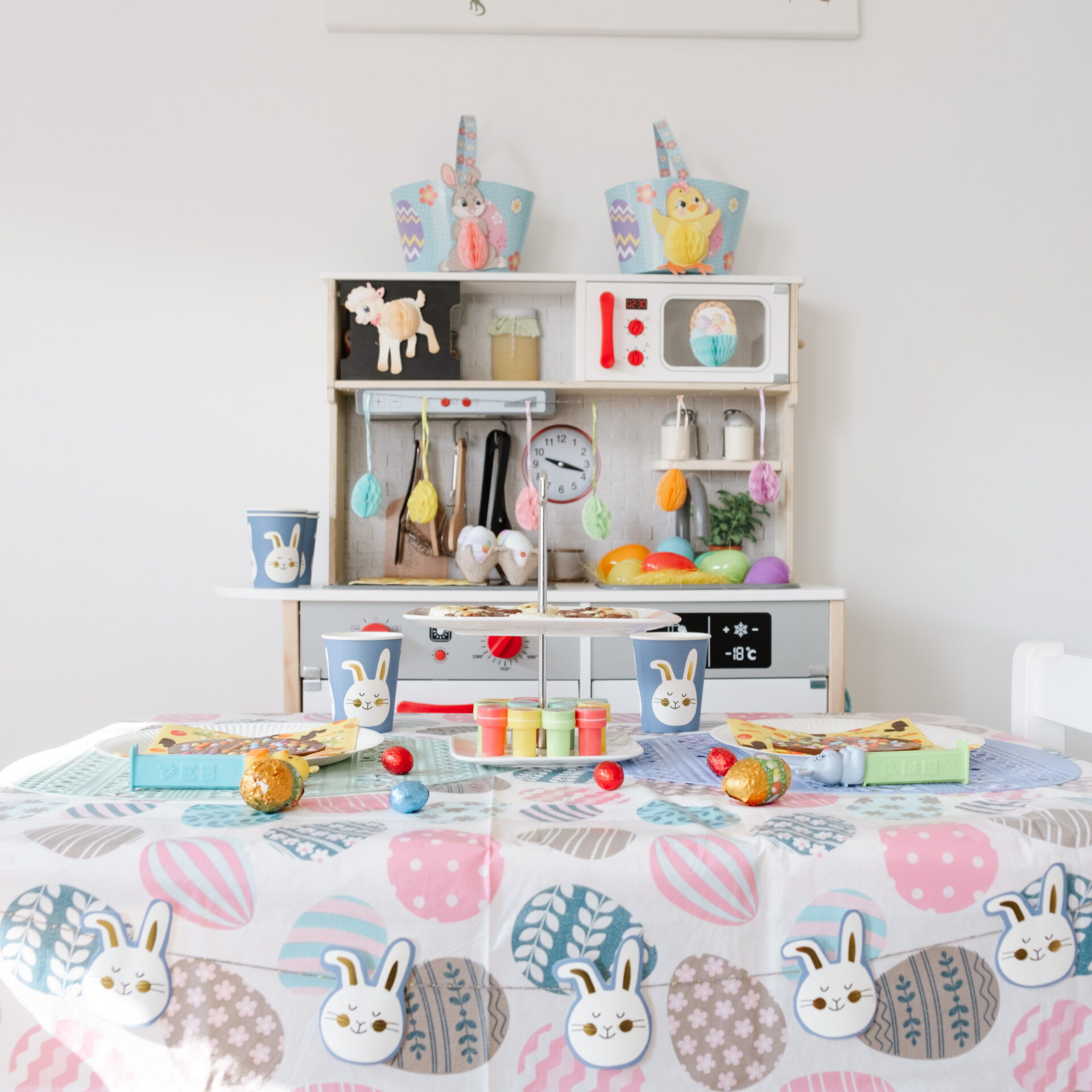 Easter Kids Table